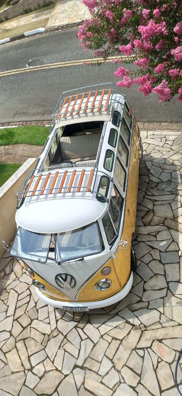 VW T1 | 1973 | yellow/white | 1500cc - Kombi Kings