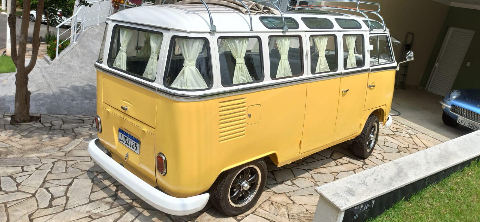 VW T1 | 1973 | yellow/white | 1500cc - Kombi Kings