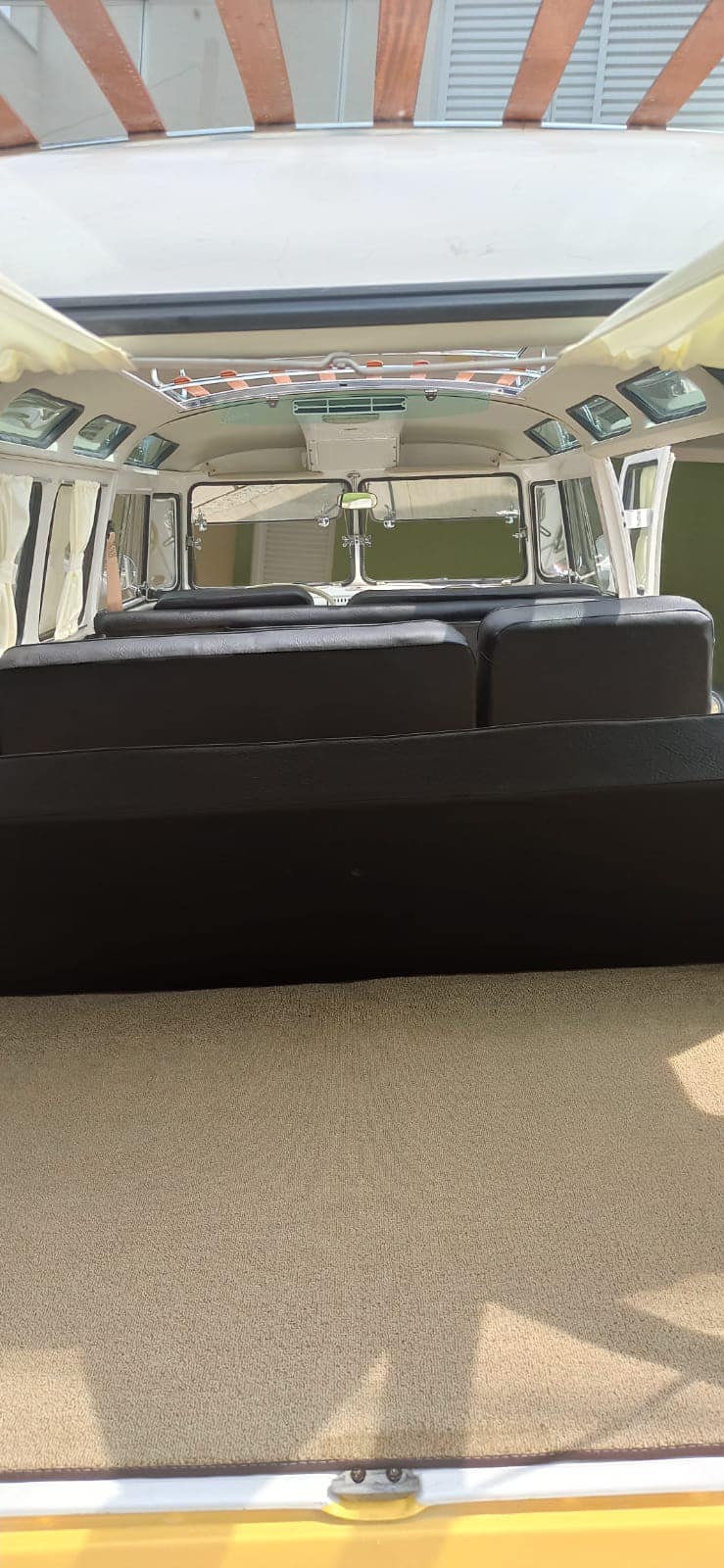 VW T1 | 1973 | yellow/white | 1500cc - Kombi Kings