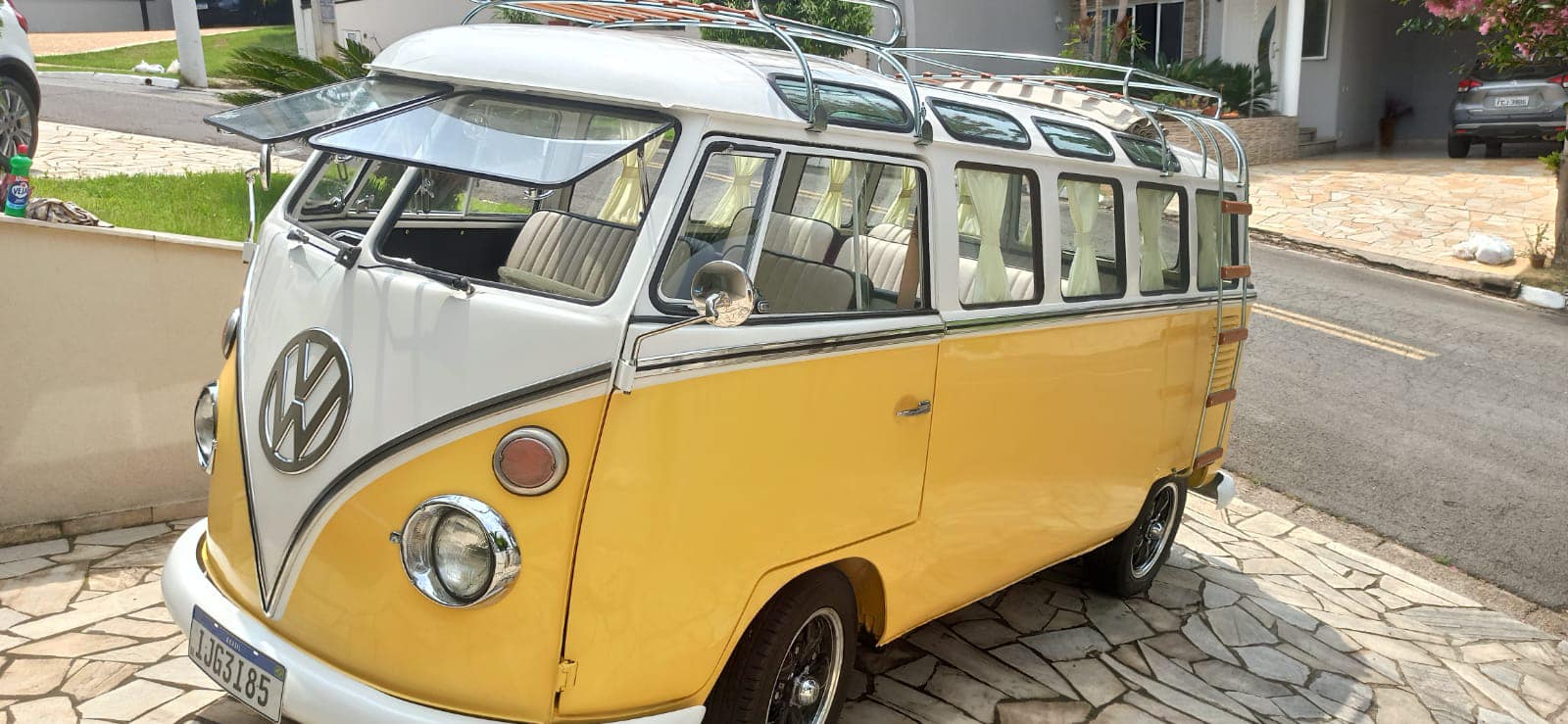 VW T1 | 1973 | yellow/white | 1500cc - Kombi Kings