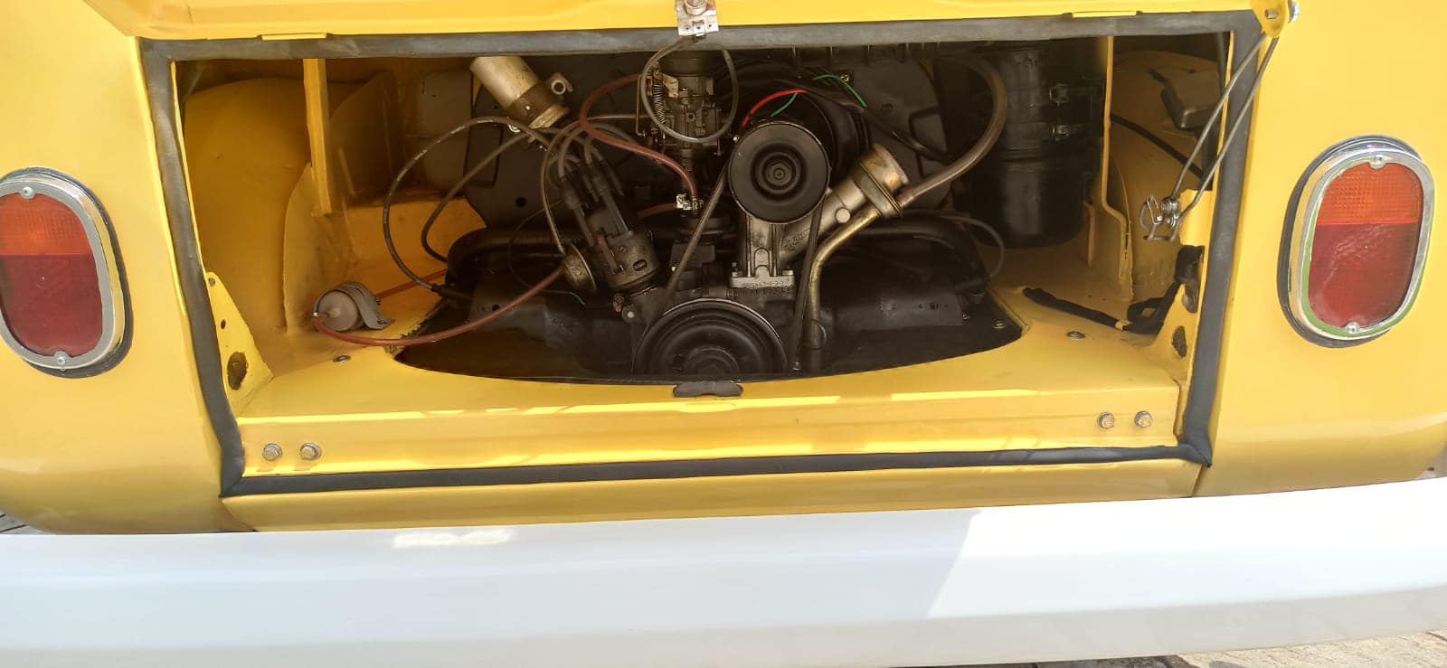 VW T1 | 1973 | yellow/white | 1500cc - Kombi Kings
