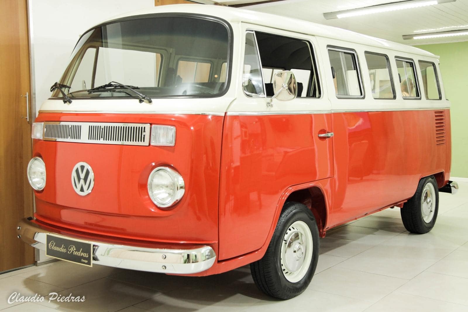 VW T2 kombi standard | 1977 | red/offwhite | 1600cc - Kombi Kings