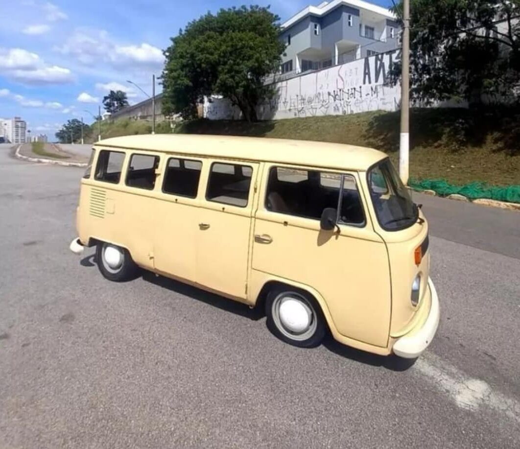 VW T2 | 1977 | yellow | 1600cc - Kombi Kings