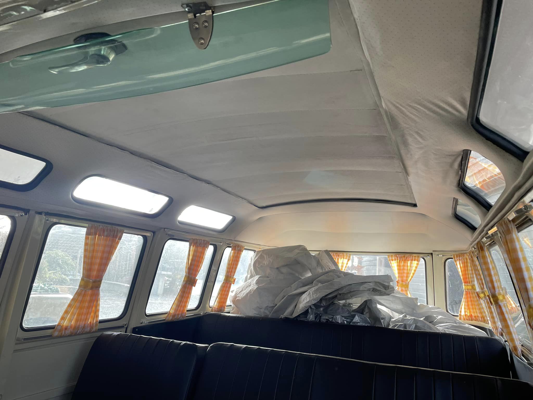 VW T1 project bus | yellow/offwhite | 1500cc - Kombi Kings